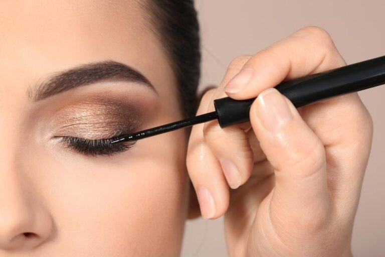 Lápiz de ojos waterproof: elección perfecta y BELLEZA duradera